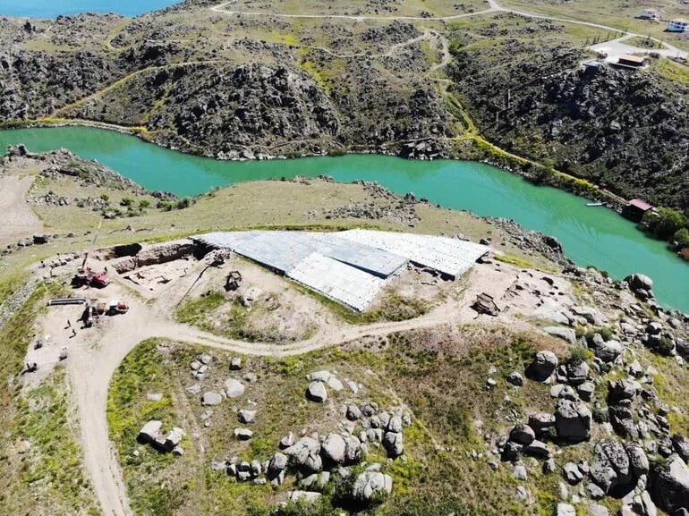 The first settlement of the Cimmerians in Anatolia may be Büklükale ...