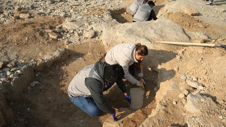 The Taş Tepeler Horizon Expands: Göbeklitepe-Style T-Pillars Discovered ...