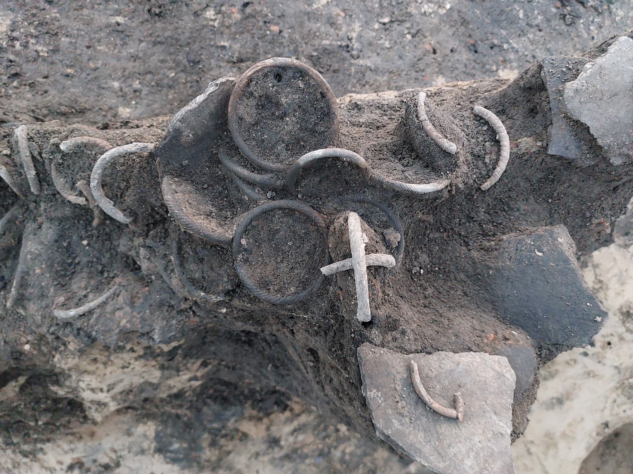 Largest Known Collection of Ancient Rus’ Glass Bracelets Found in ...